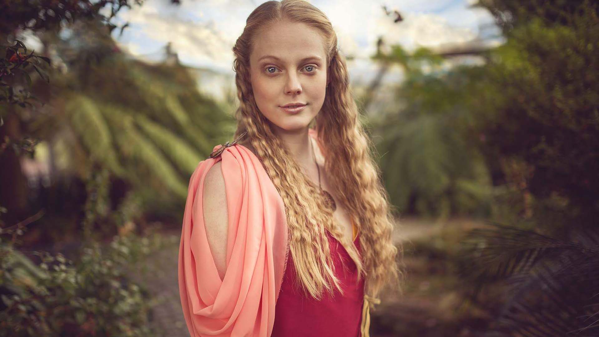 Alena Polzer | Schauspielerin, Sängerin & Model aus Tuttlingen